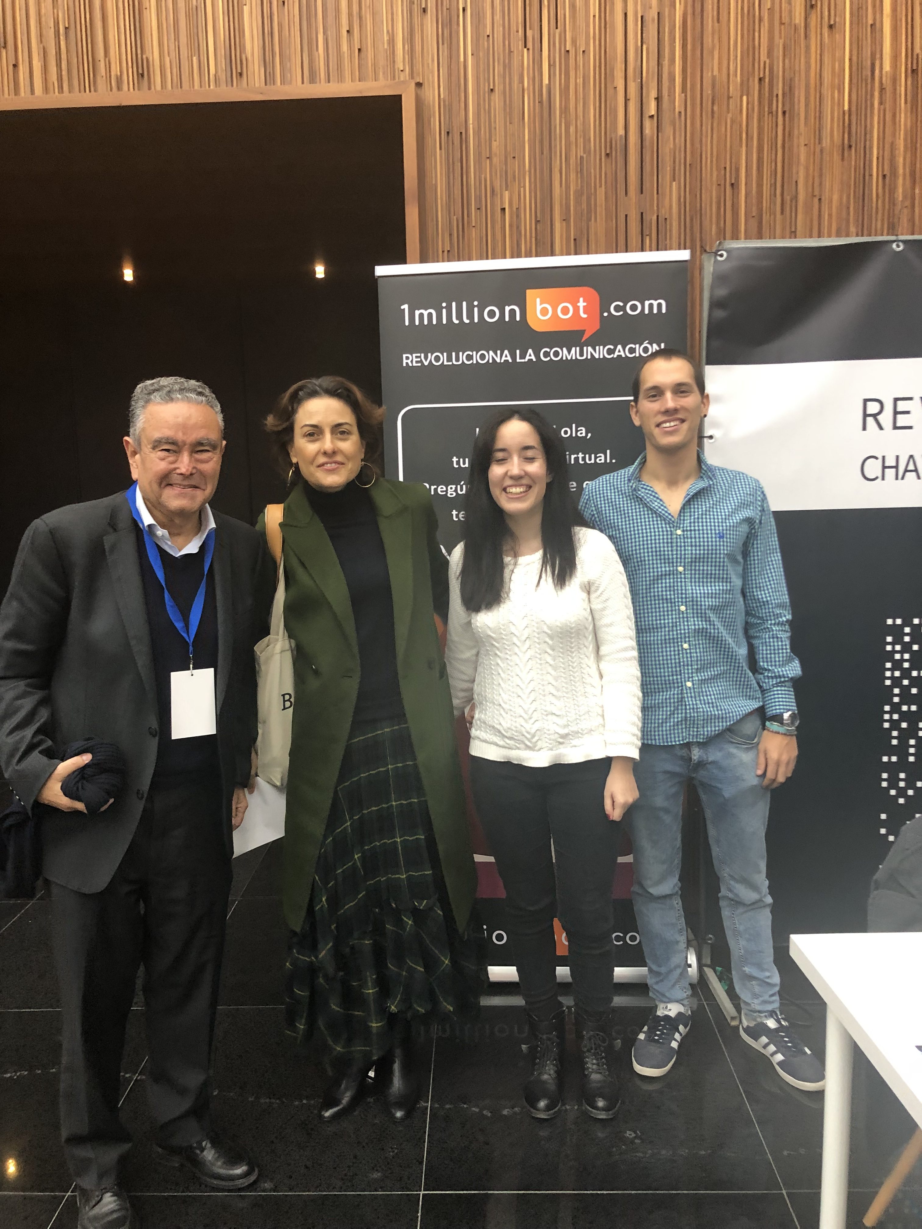 Con Bárbara Navarro en el I Congreso de Inteligencia Artificial - Torre ...