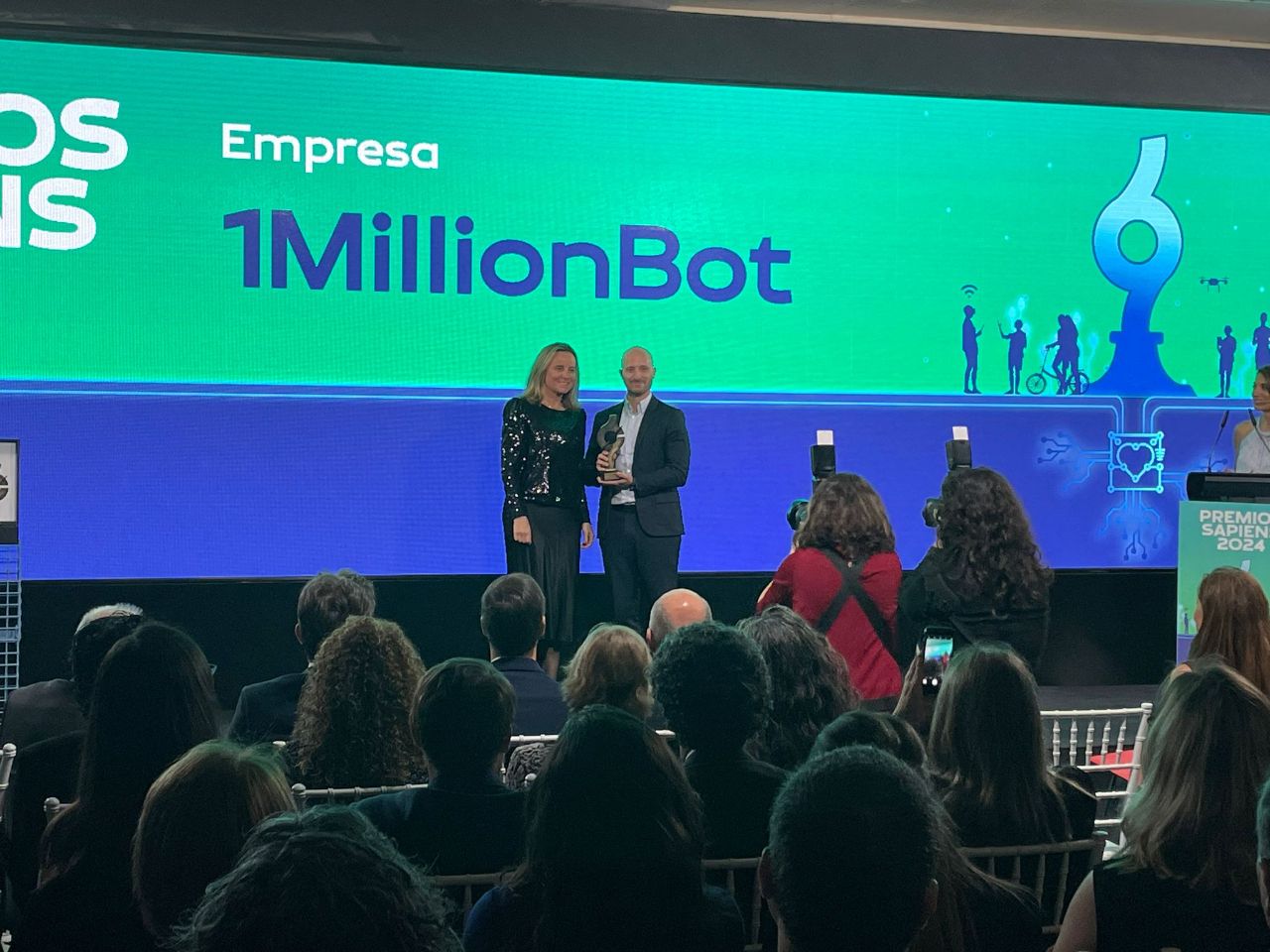 1MillionBot "premio Sapiens 2024" del Colegio de Informáticos CV - Torre Juana OST